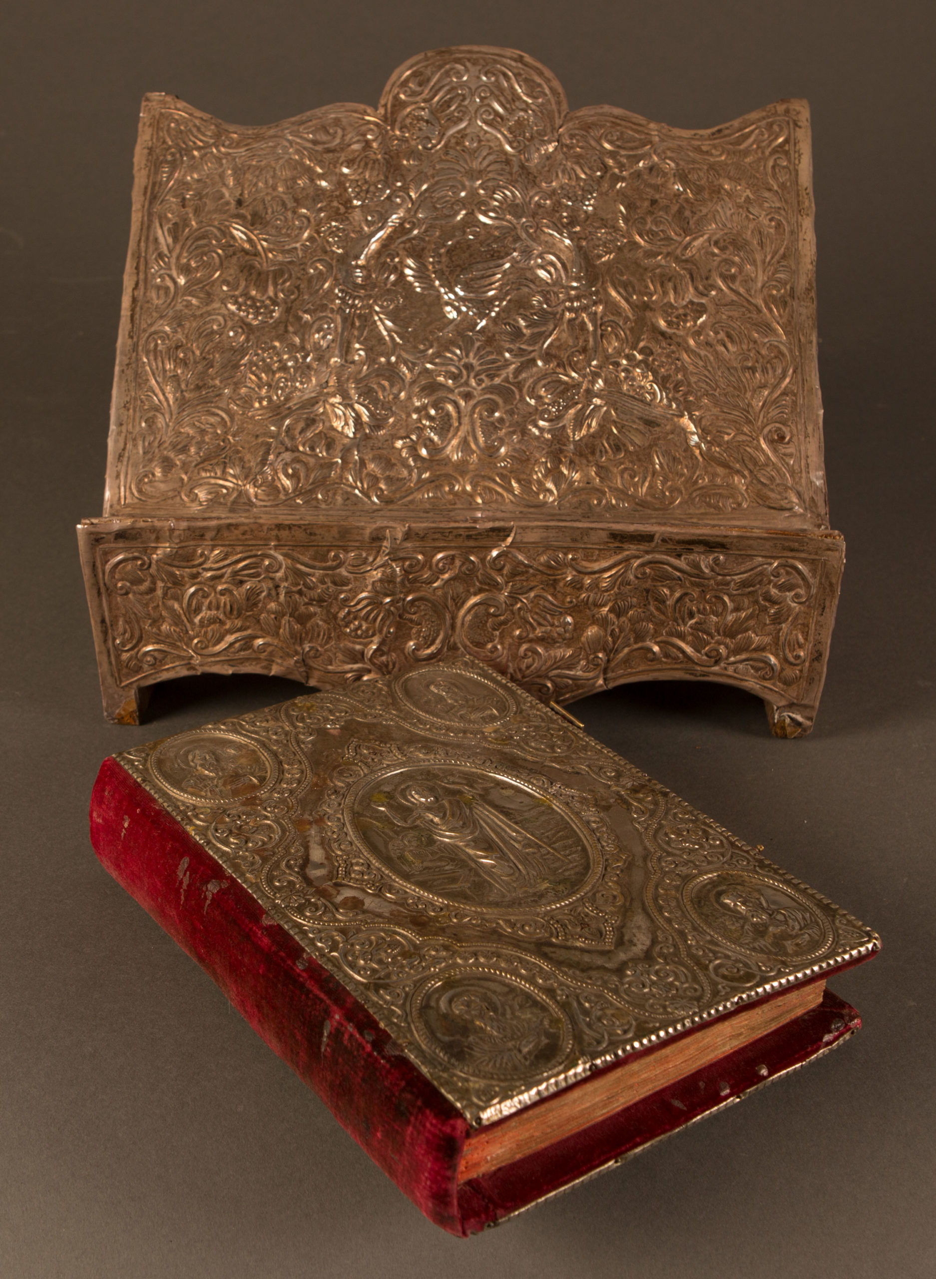 Silver-plated Spanish Colonial Bible and Bible stand – Pamplin Collection